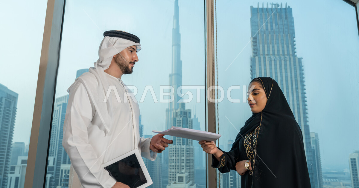 تنظيم وإدارة الأعمال, تدوين وتسجيل الملاحظات والمعلومات على الورق, صورة ...