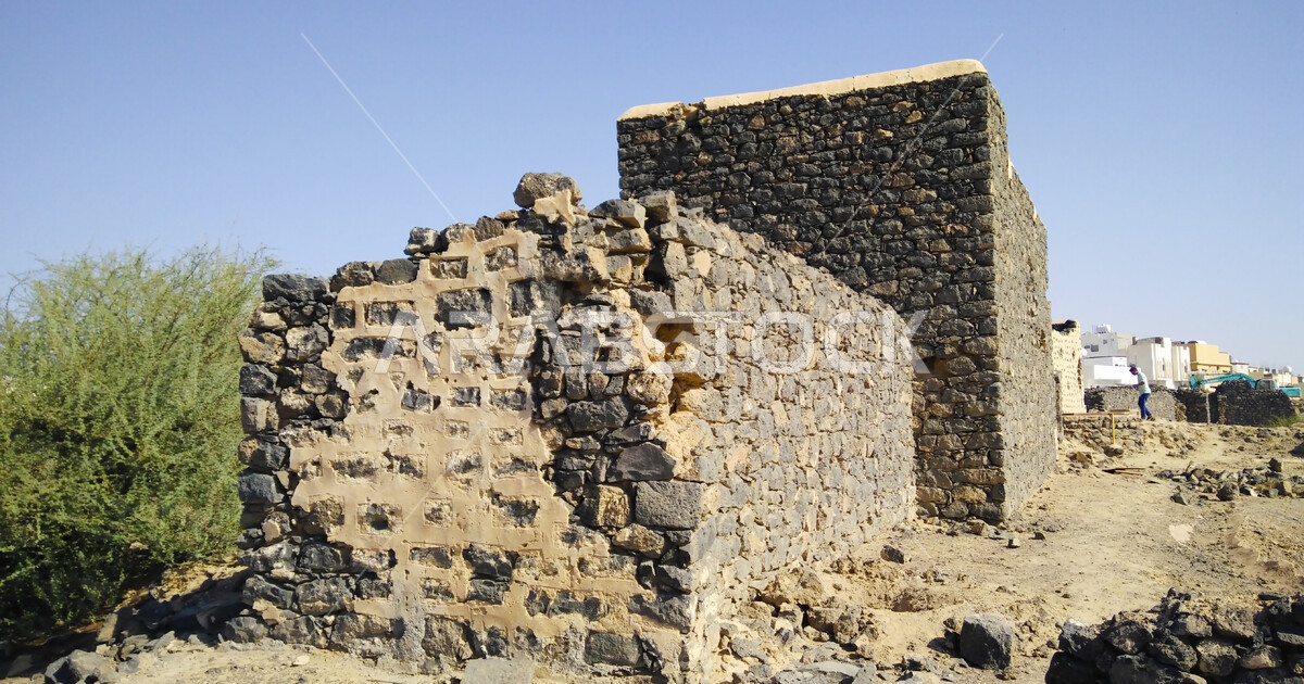 An ancient stone castle with ancient Arab architecture in Maysan ...