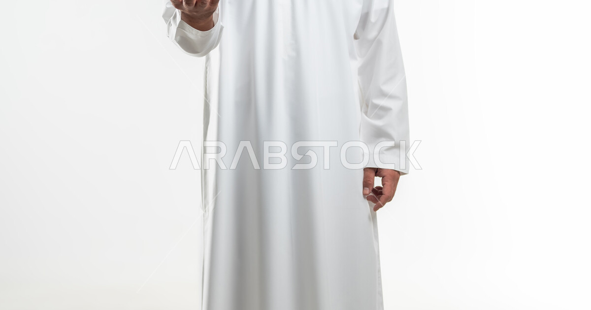 إحتواء وإمساك عنصر معين، حركات وإشارات يدين تدل على رفع الأشياء ...