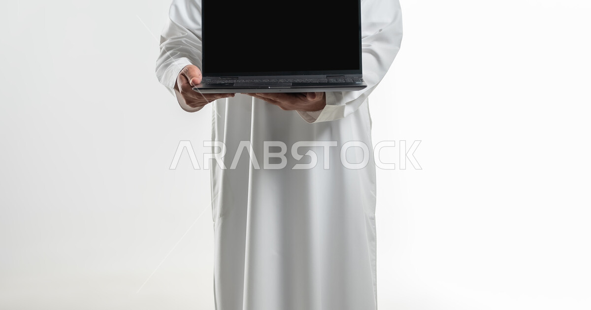 Using advanced technology for electronic digital marketing, displaying ...