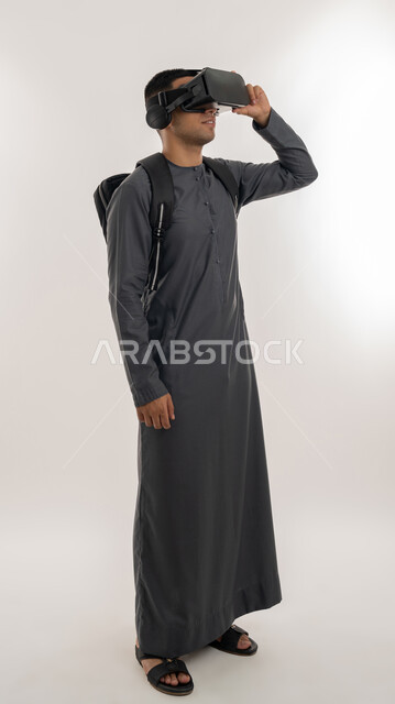 Virtual world simulation, education using 3D hologram feature, virtual ...