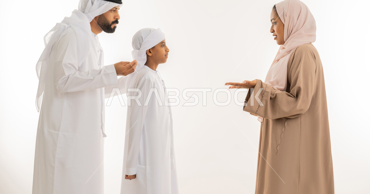 Intimacy, love and family cohesion, discussions and dialogues between ...