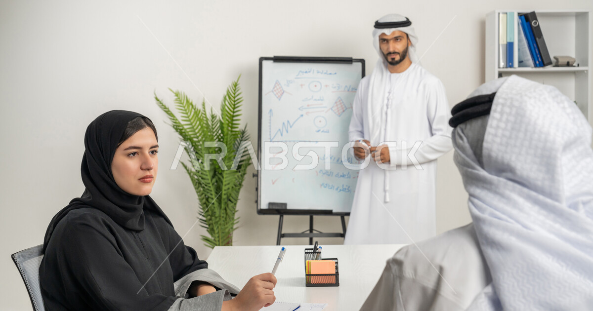 Teamwork and team spirit, the concept of collaborative management ...