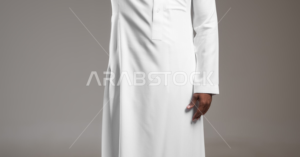 Greeting and peace concept, portrait of a Saudi Arabian Gulf man ...