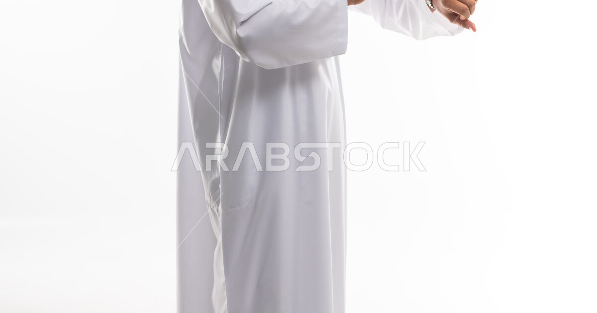 مفهوم اهميه الوقت والالتزام بالمواعيد، بورتريه لرجل عربي خليجي عماني ...