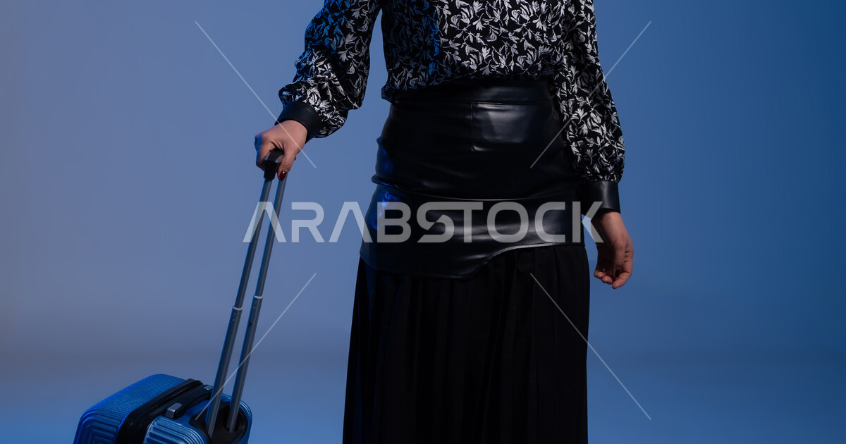 ألبسة خليجية نسائية عصرية، بورتريه لامرأة عربية خليجية سعودية ، مفهوم ...