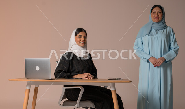 Saudi lifestyle and work environment, two veiled Saudi Arabian Gulf ...