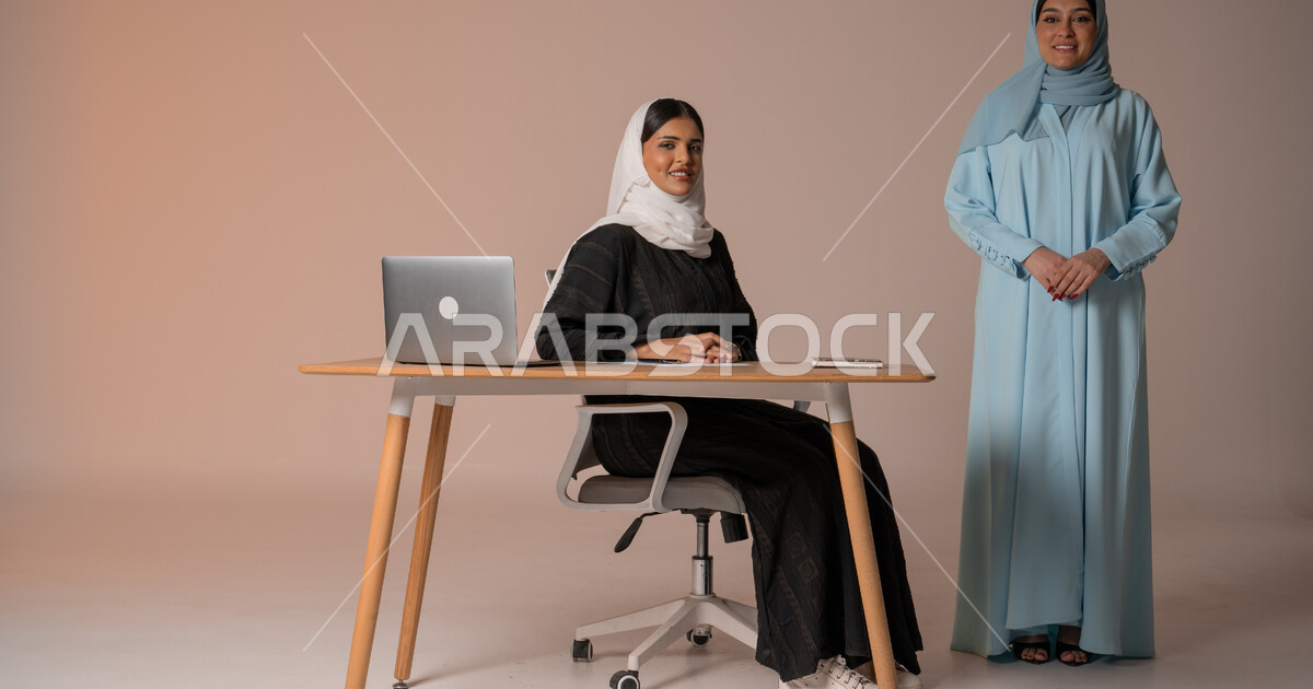 Saudi lifestyle and work environment, two veiled Saudi Arabian Gulf ...