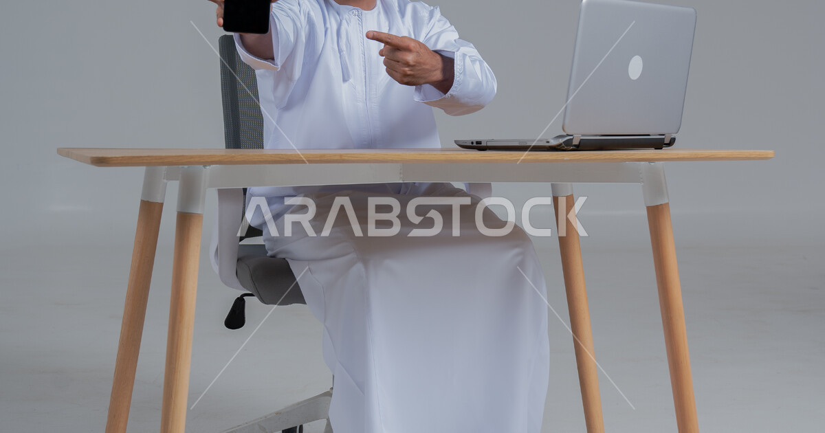 Omani office jobs and professions, using modern and advanced ...