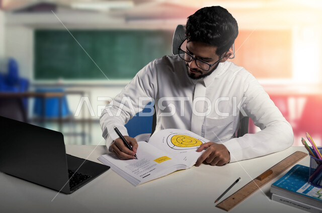 Expressions of focus, seriousness and diligence, self-education system ...