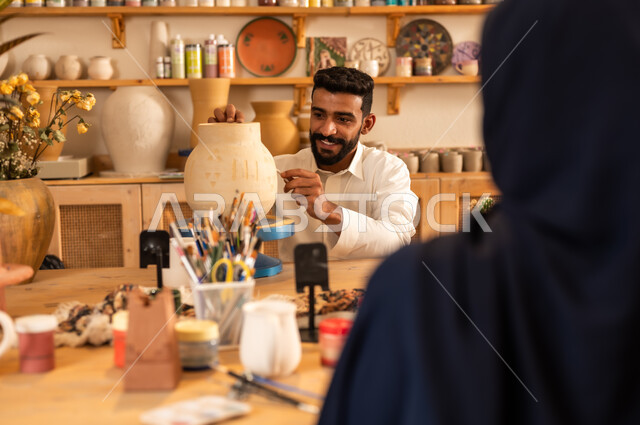 Saudi handmade works, pottery and clay products, the art of drawing and ...