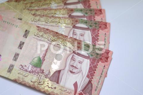 Saudi Arabia 100 riyals banknote, The Saudi riyal is the currency of ...