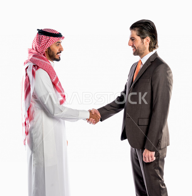 Portrait of a Saudi Arabian Gulf man wearing a smiling Saudi ...