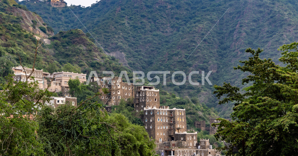 الطبيعة الجبلية والقمم والمرتفعات في منطقة عسير، المعالم التاريخية ...