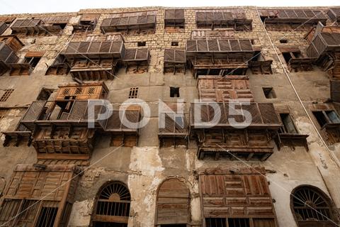 Traditional architecture of old Jeddah town El Balad district houses ...