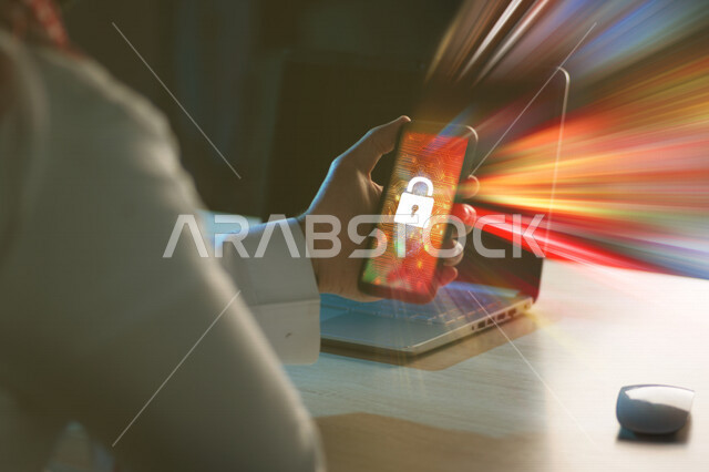 A Saudi Arabian Gulf man develops mobile screen lock programs, smart ...