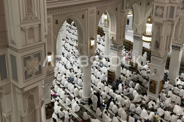 The concept of worship and drawing closer to God, pilgrims to the House ...