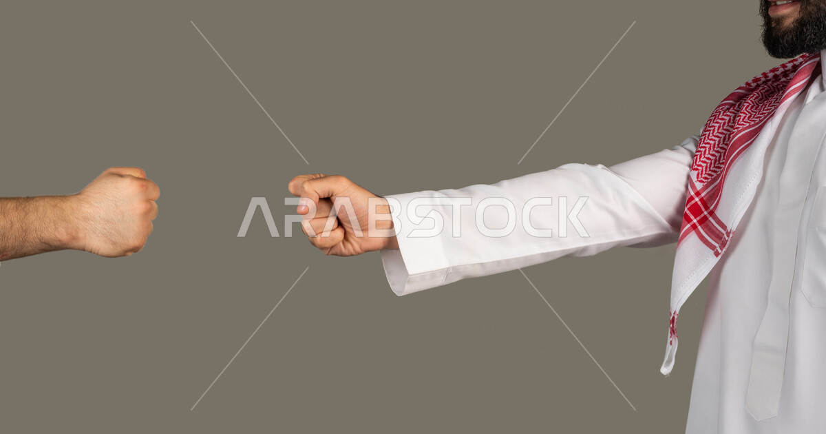 Portrait of a Saudi Arabian Gulf man wearing a traditional Saudi dress ...