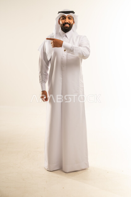 Locating a specific thing, hand gestures and signals indicating this ...