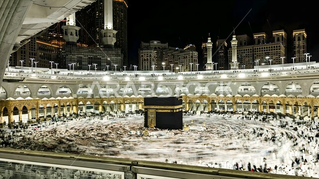 Sacred religious places and landmarks, circumambulating the Kaaba in ...