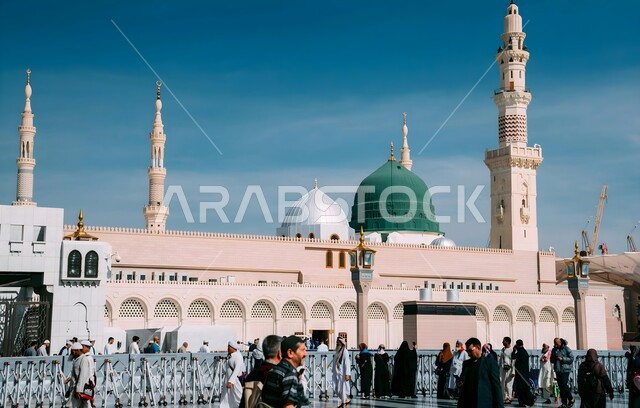 The Prophet's Mosque in Medina, Saudi Arabia, Islamic holy places ...