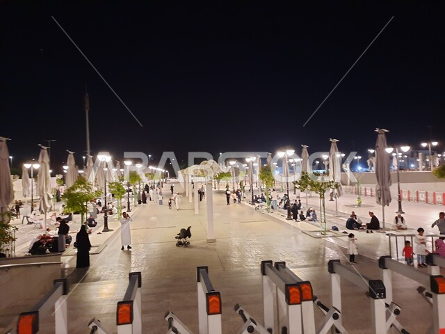 أماكن دينية مقدسة في المملكة العربية السعودية، الساحة الخارجية لمسجد ...