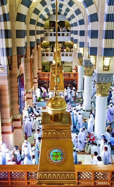 The Prophet's Mosque in Medina, Islamic architectural art of mosques ...