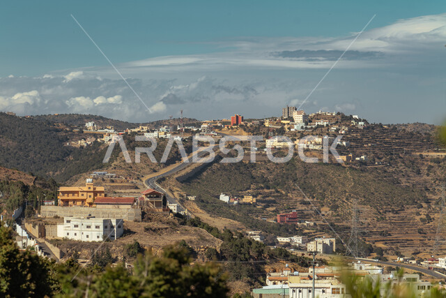 البيوت والمباني السكنية على الجبل, التضاريس والبيئة الجبلية لمنطقة أبها ...