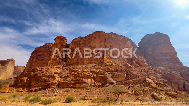 القمم والمرتفعات الجبلية الطبيعية في المناطق الصحراوية في مدينة العلا ...