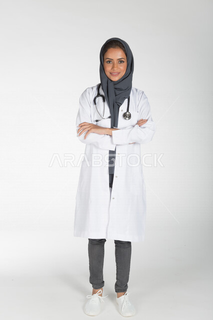 Portrait of a Saudi Arabian Gulf female doctor, concept of medicine and ...