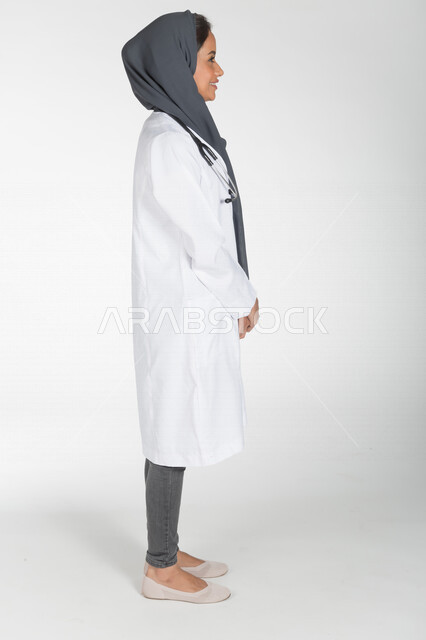 Portrait of a Saudi Arabian Gulf female doctor, concept of medicine and ...