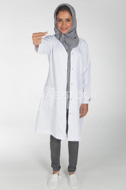 Portrait of a Saudi Arabian Gulf doctor, concept of medicine and health ...