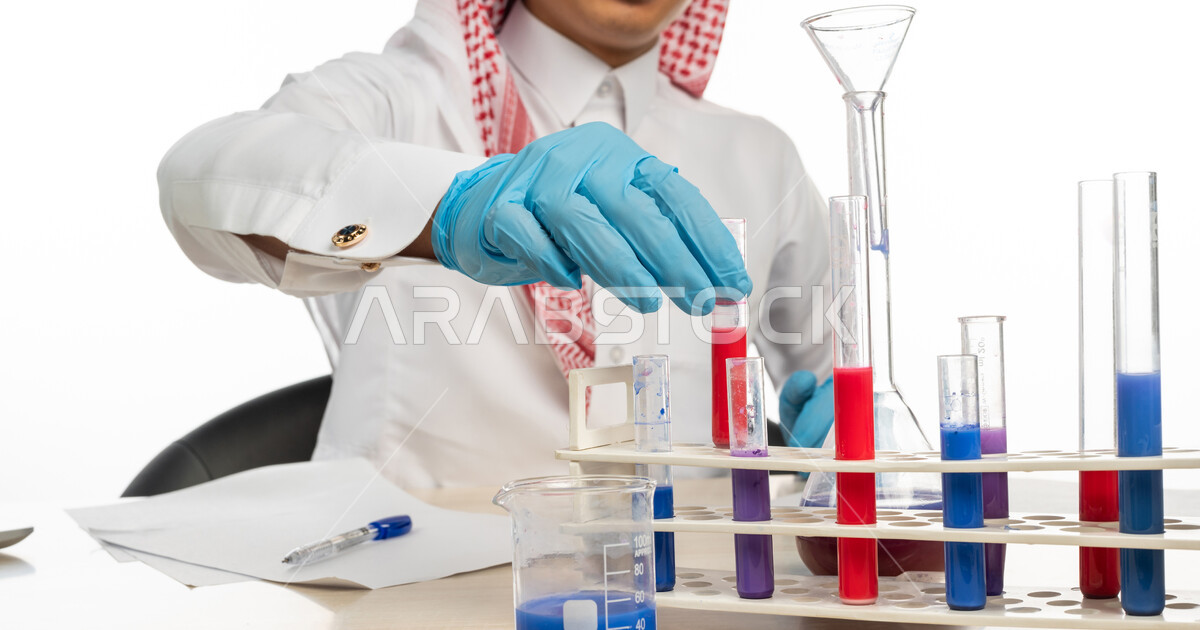 Portrait of a Saudi Arabian Gulf university student wearing traditional ...