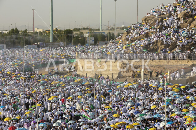 مفهوم العبادة والتقرب إلى الله، الحجاج والمعتمرين في مكة المكرمة، آدء ...