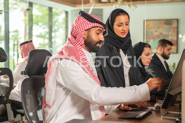 Using computers and technology in business, comfortable work ...