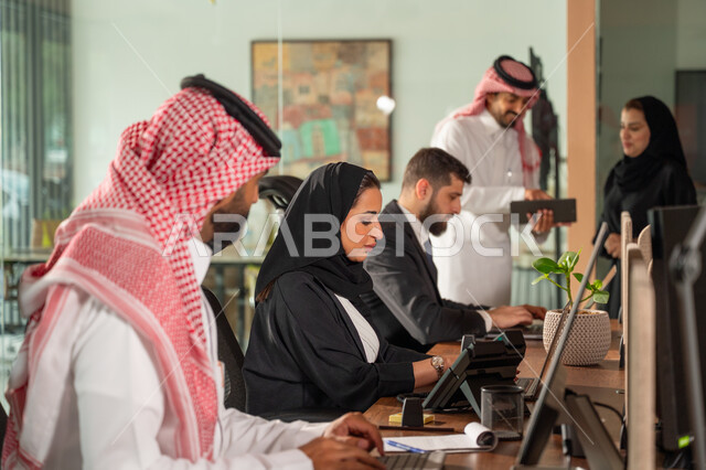 Using computers and technology in business, comfortable work ...