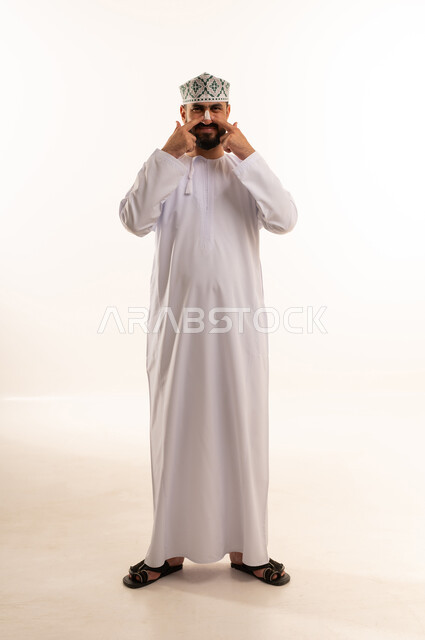Getting rid of blackheads and dead skin, a portrait of an Arab Gulf ...