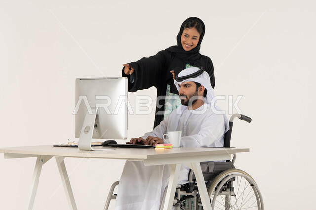 Emirati work environment, unity and teamwork, achieving company goals ...
