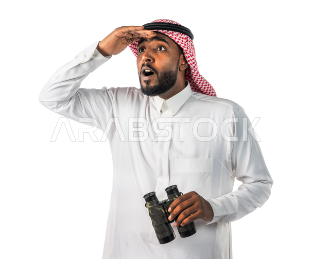 Portrait of a Saudi Arabian Gulf man, wearing traditional Saudi dress ...