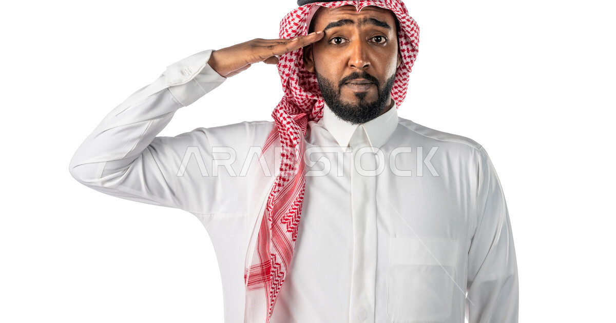 Portrait of a Saudi Arabian Gulf man, in traditional Saudi dress ...
