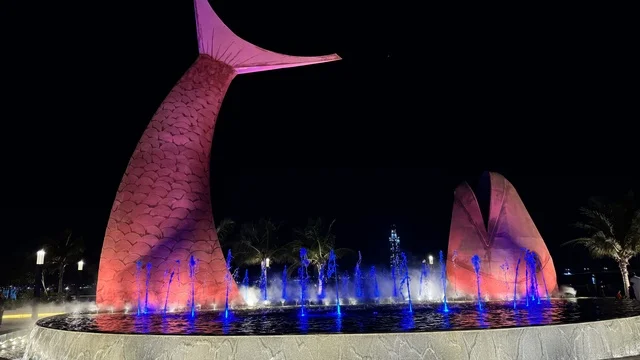 A famous tourist area on the Red Sea, the Sakamah sculpture is located ...