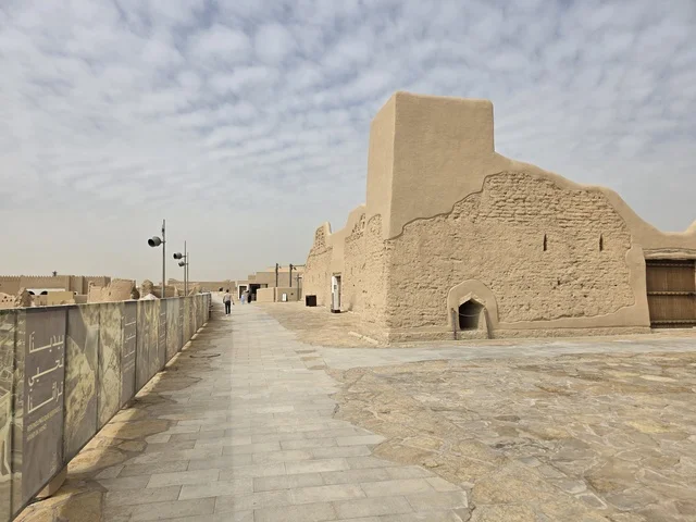 The narrow alleys and residential streets, the history of the First ...