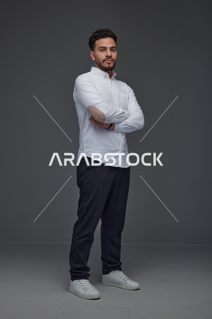Saudi Man in Modern Casual Studio Outfit - Photo