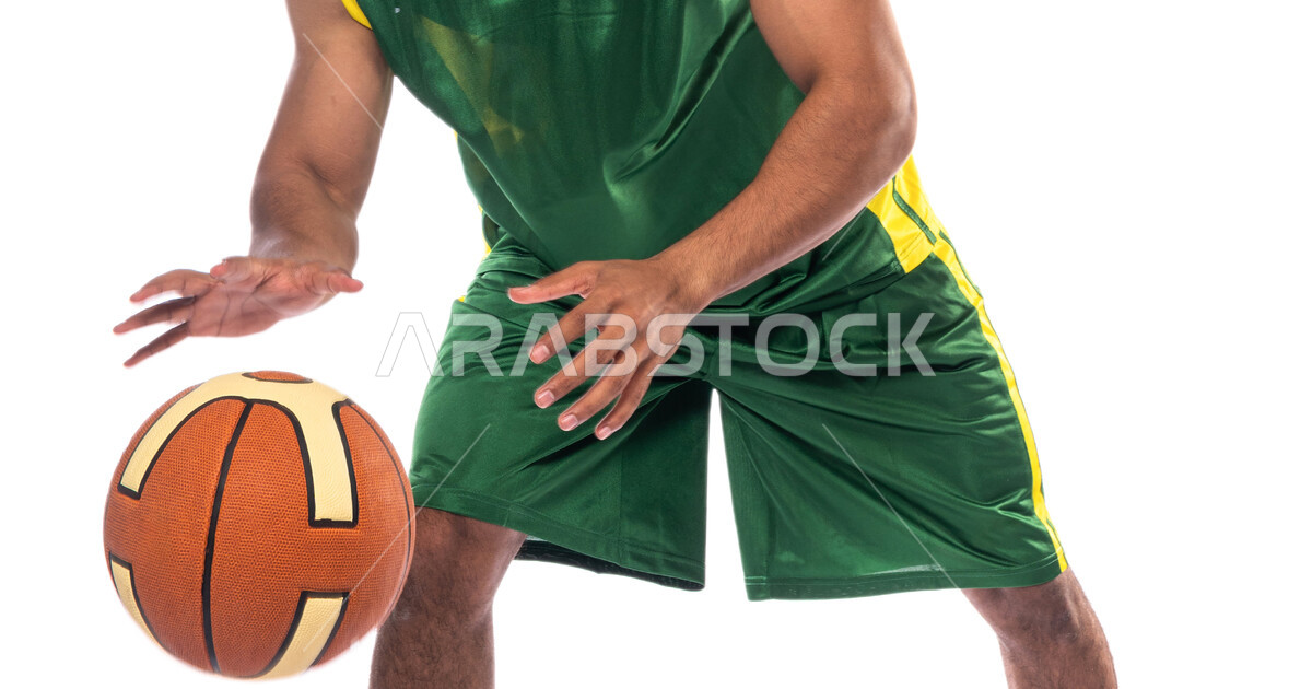 Portrait of a Saudi Arabian Gulf man wearing the clothes of the ...