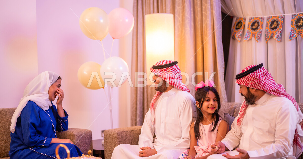 The atmosphere of the Saudi family on the feast, the feast among the ...