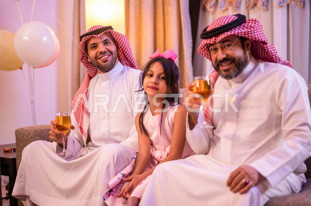 The atmosphere of the Saudi family in the feast, the feast among the ...