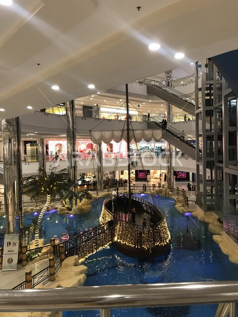 A picture from inside Al-Rashid Mega Mall in Madinah Al-Munawwarah in ...
