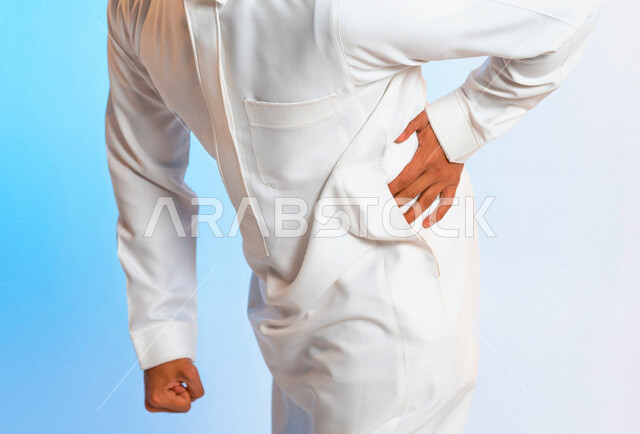Portrait of a Saudi Arabian Gulf man wearing the Saudi dress, hand ...
