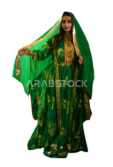 Portrait of a Saudi Arabian Gulf woman wearing traditional Saudi dress ...