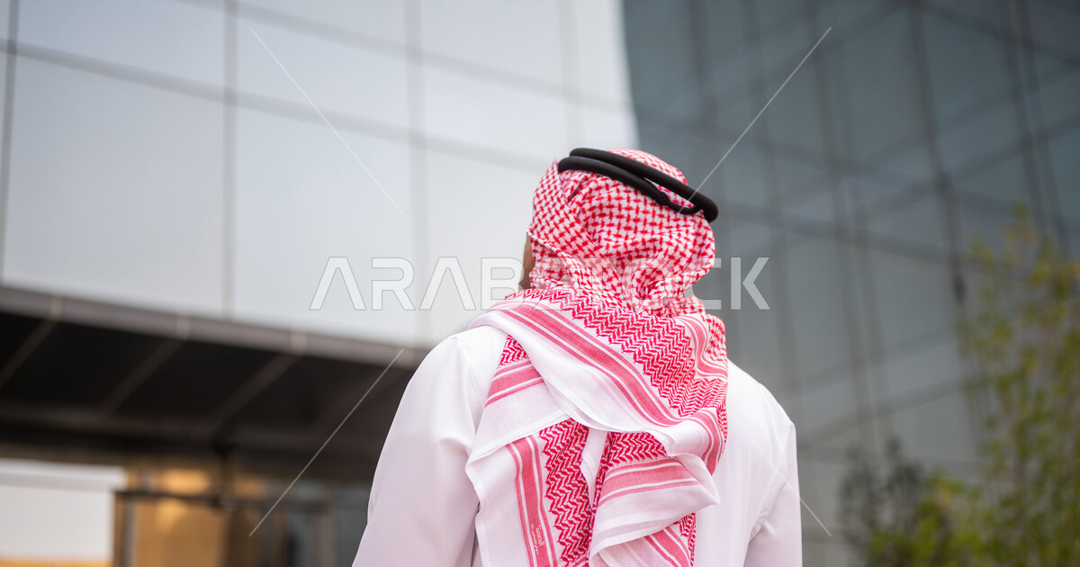 A close-up image from the back of a Saudi Arabian Gulf businessman in ...